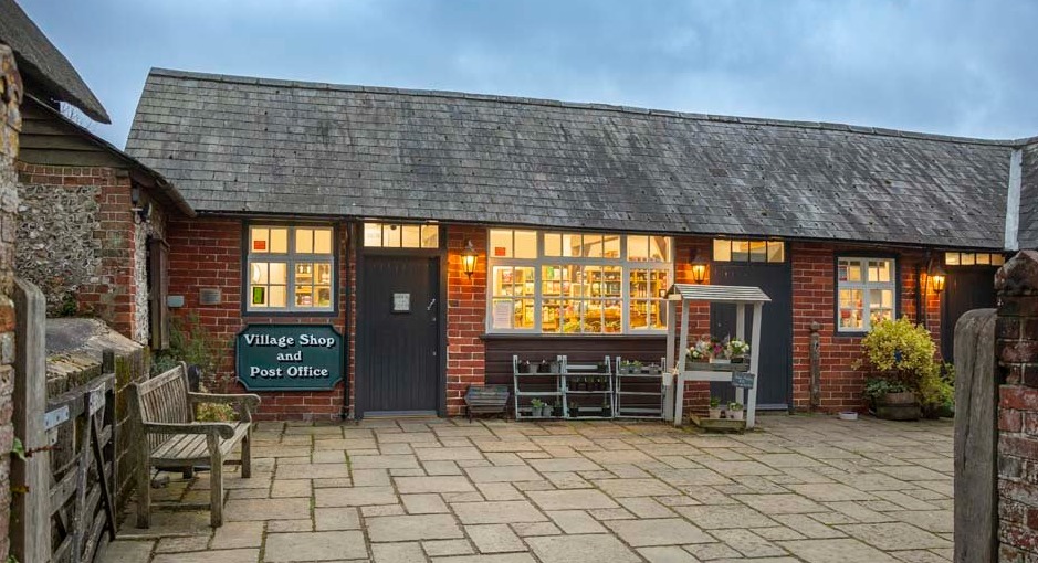 Ropley Courtyard Shop – Your local community shop and Post Office